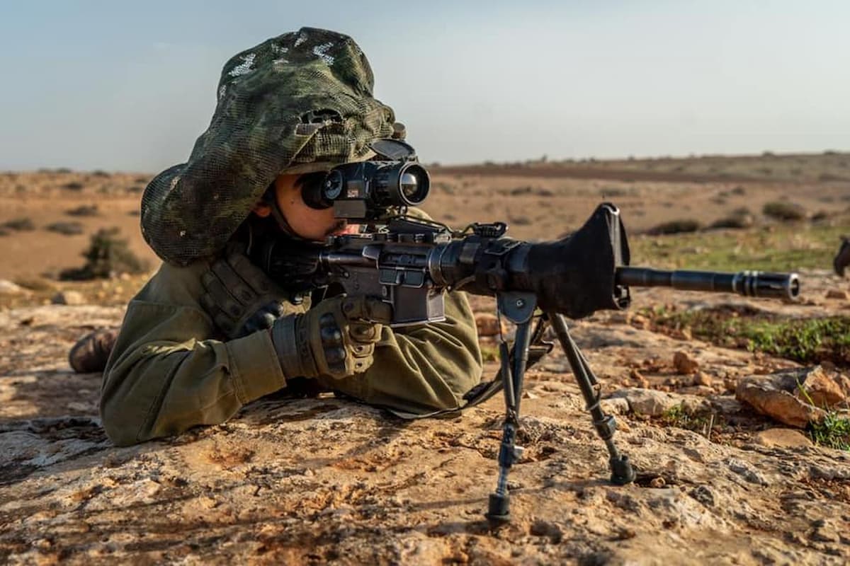 イスラエル兵が使用する迷彩ヘルメットカバー「ミツネフェット」 | ミリレポ｜ミリタリー関係の総合メディア