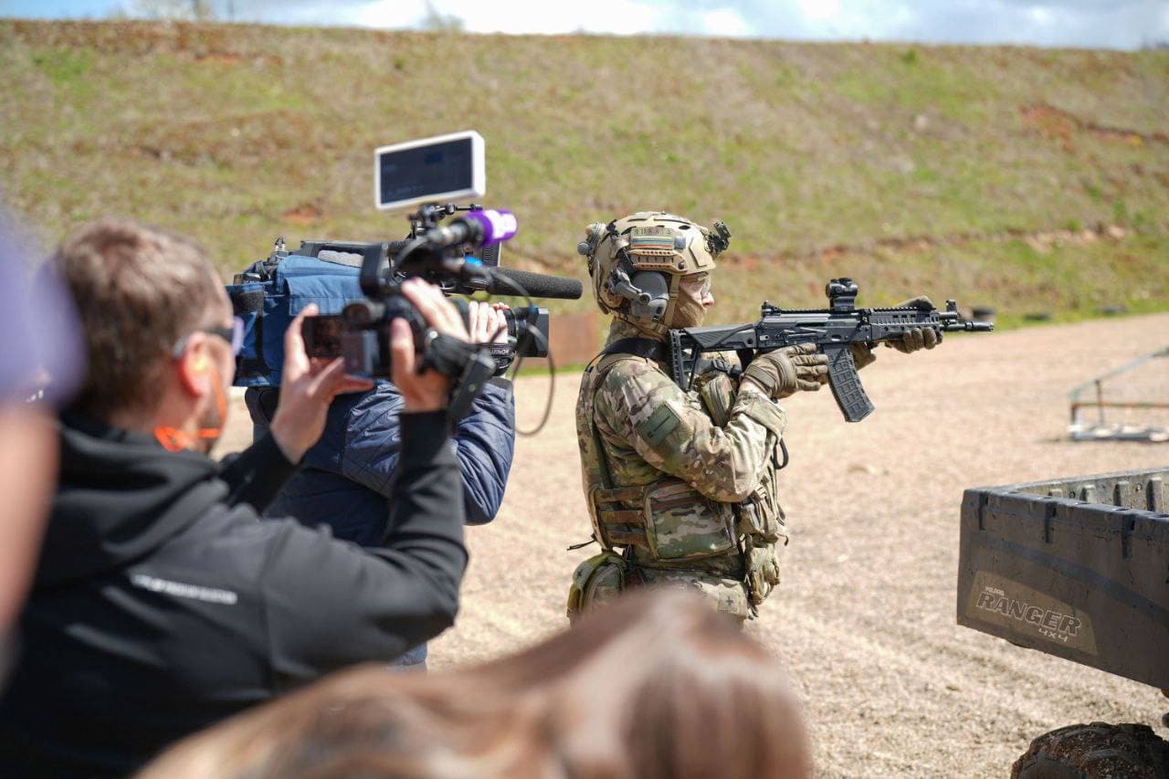 カラシニコフが市街地戦用に改良したAK-12K/SKカービンライフルを発表
