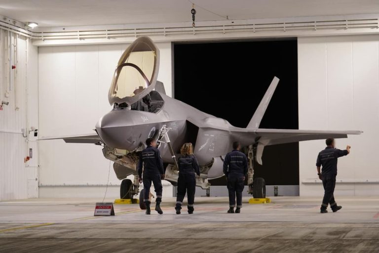 通常のF-35Aとは違うイスラエル空軍仕様のF‑35Iアディールとは？